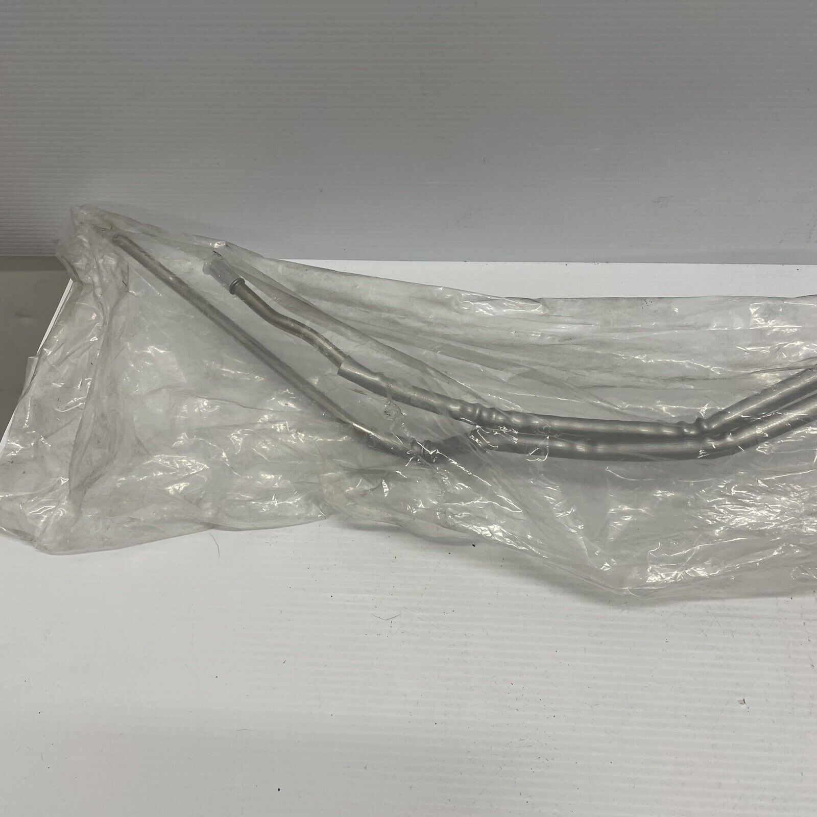 Rangerover Evoque 2.0 turbodiesel fuel supply & vapour front pipe LR09 ...