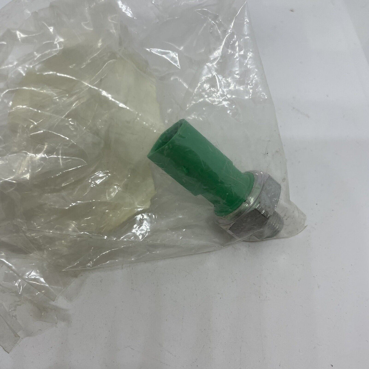 VW Audi Skoda Various from 2010 oil pressure switch 04L919081 New Genu ...
