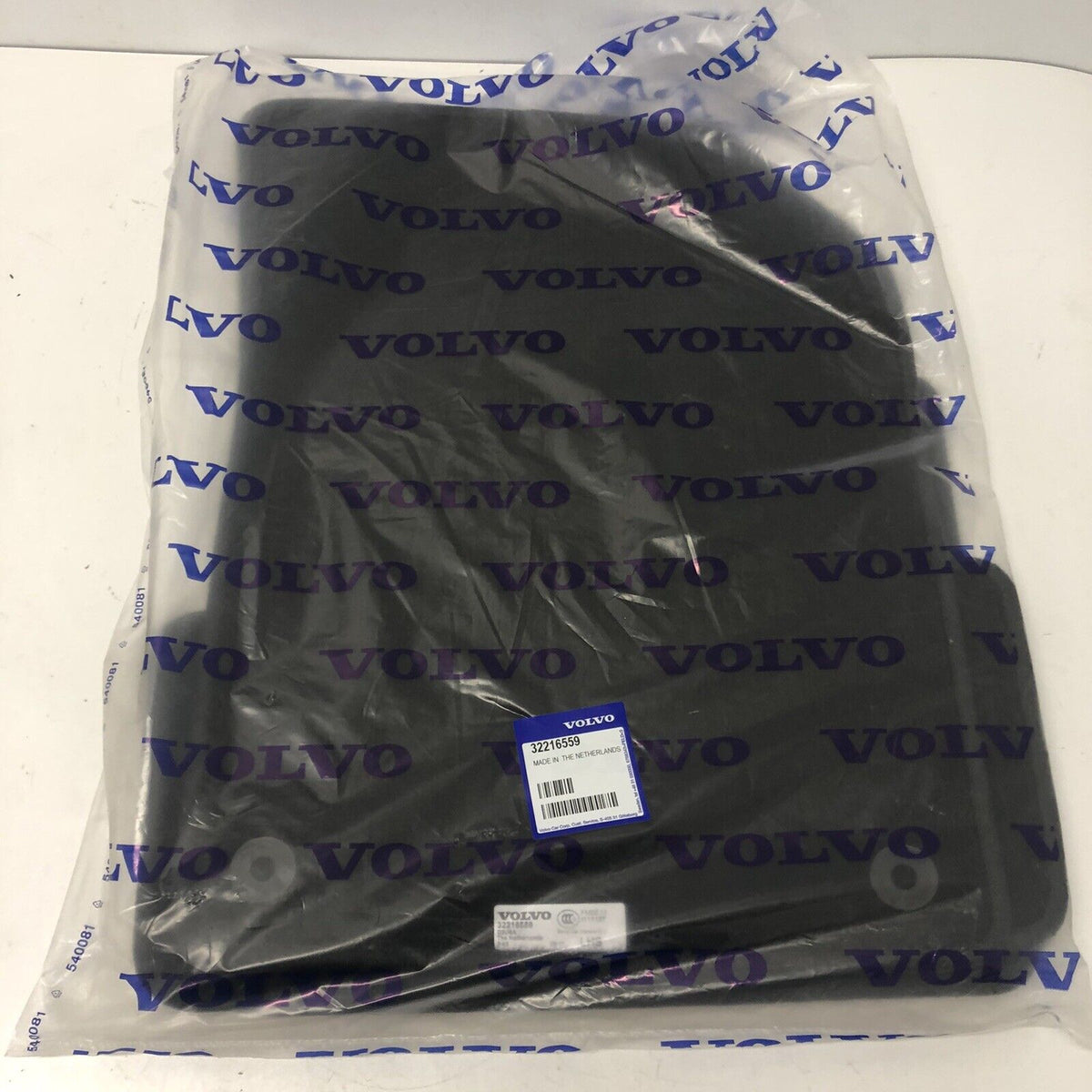 Genuine Volvo floor mats textile charcoal 32216559 – Genuine Parts Ltd