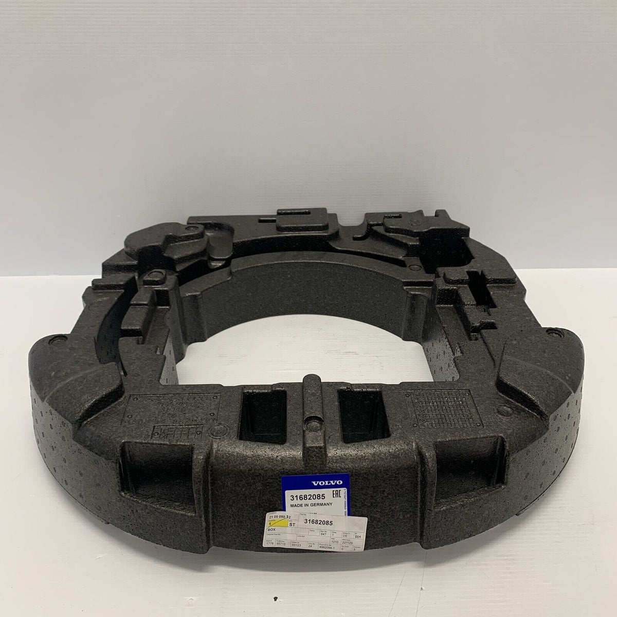 Genuine Volvo XC40 Spare wheel, storage under the floor 31682085 ...