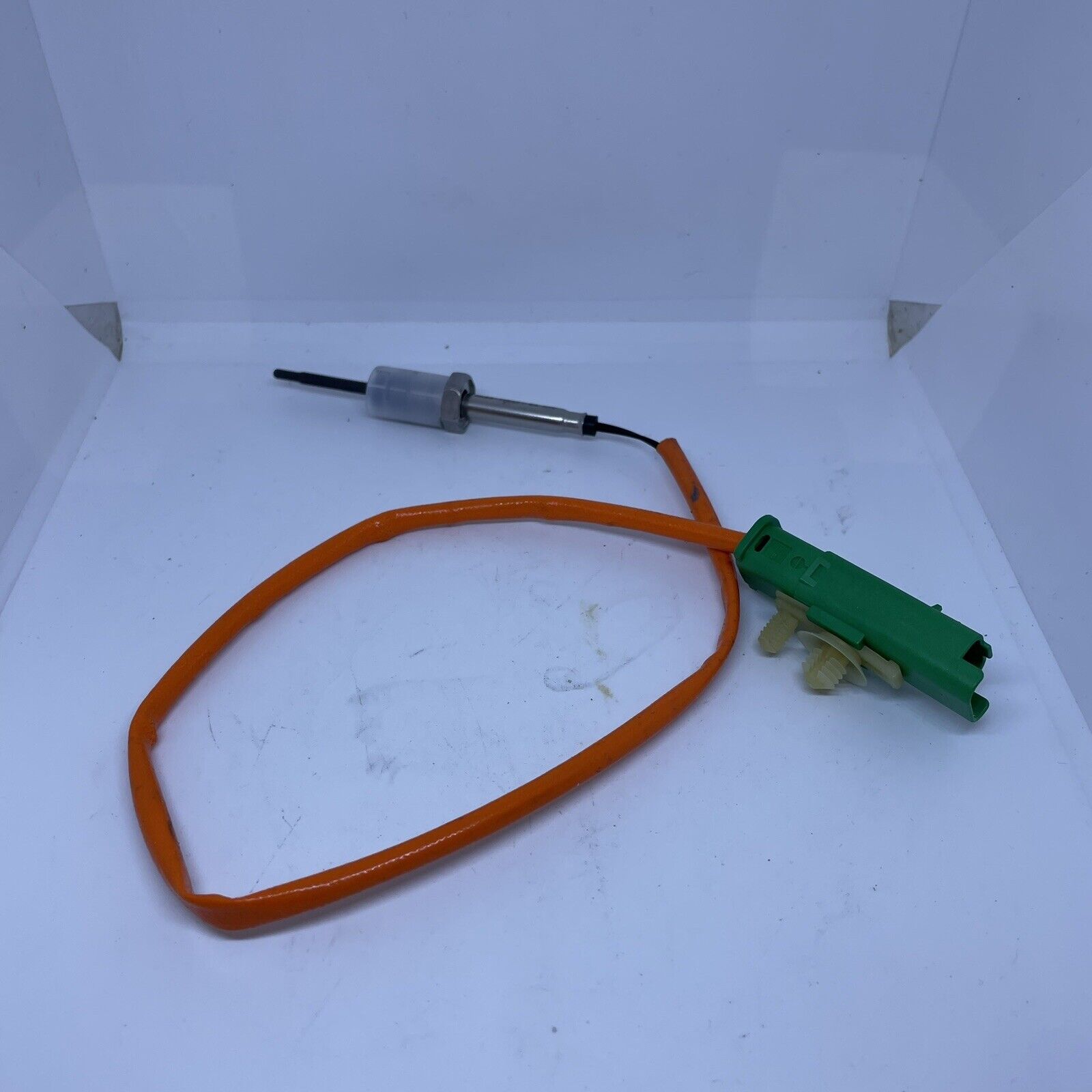 LR082466 Exhaust sensor New genuine JLR part – Genuine Parts Ltd