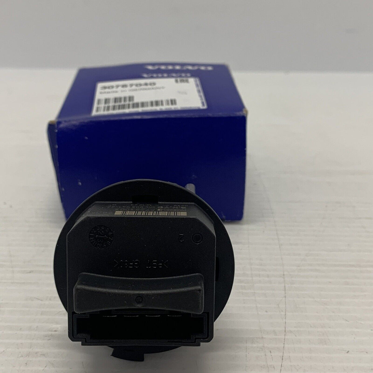 Genuine Volvo heater blower motor resistor 30767040 – Genuine Parts Ltd