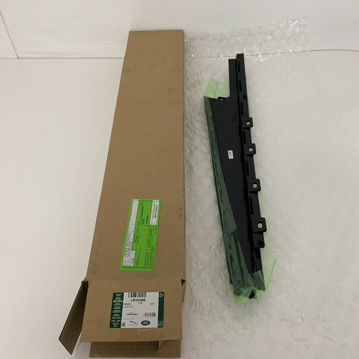 genuine Land Rover discovery 5 17- LH finisher LR101955 – Genuine Parts Ltd