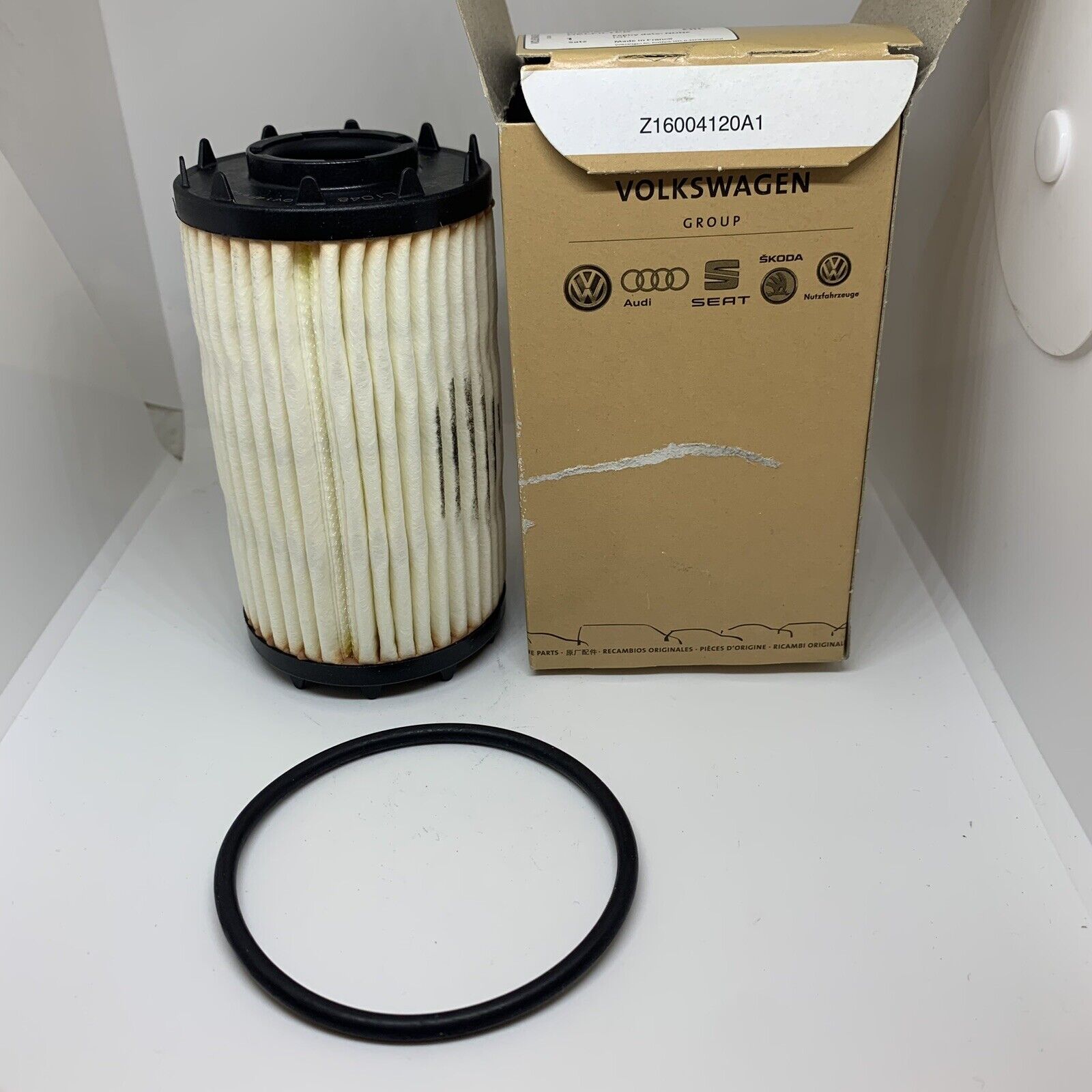 NEW GENUINE OEM VOLKSWAGEN AUDI TOUAREG A4 A6 A8 ENGINE OIL FILTER 06M ...