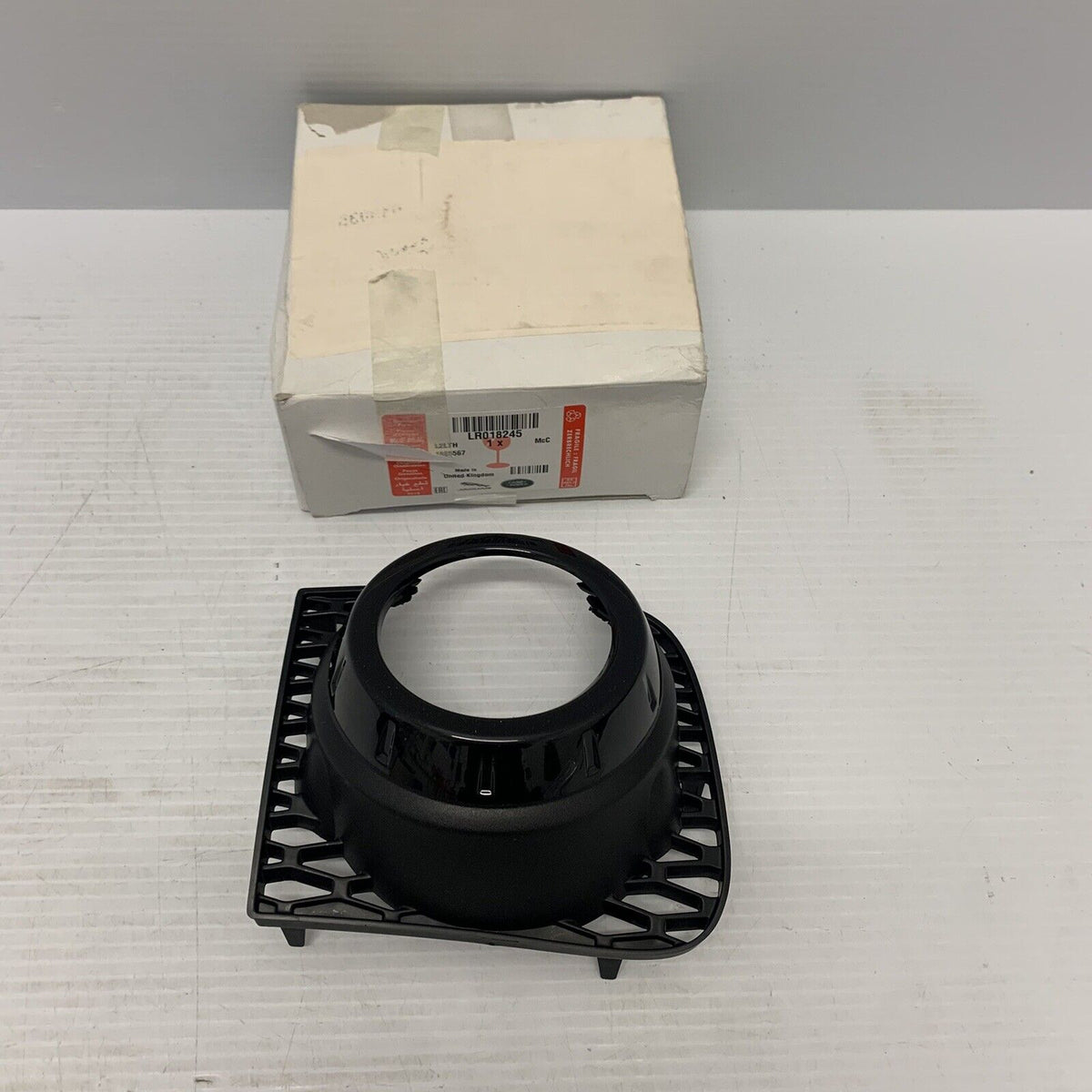 LR RANGE ROVER L322 Front Left Fog Light Bezel Trim LR018245 NEW GENUI ...