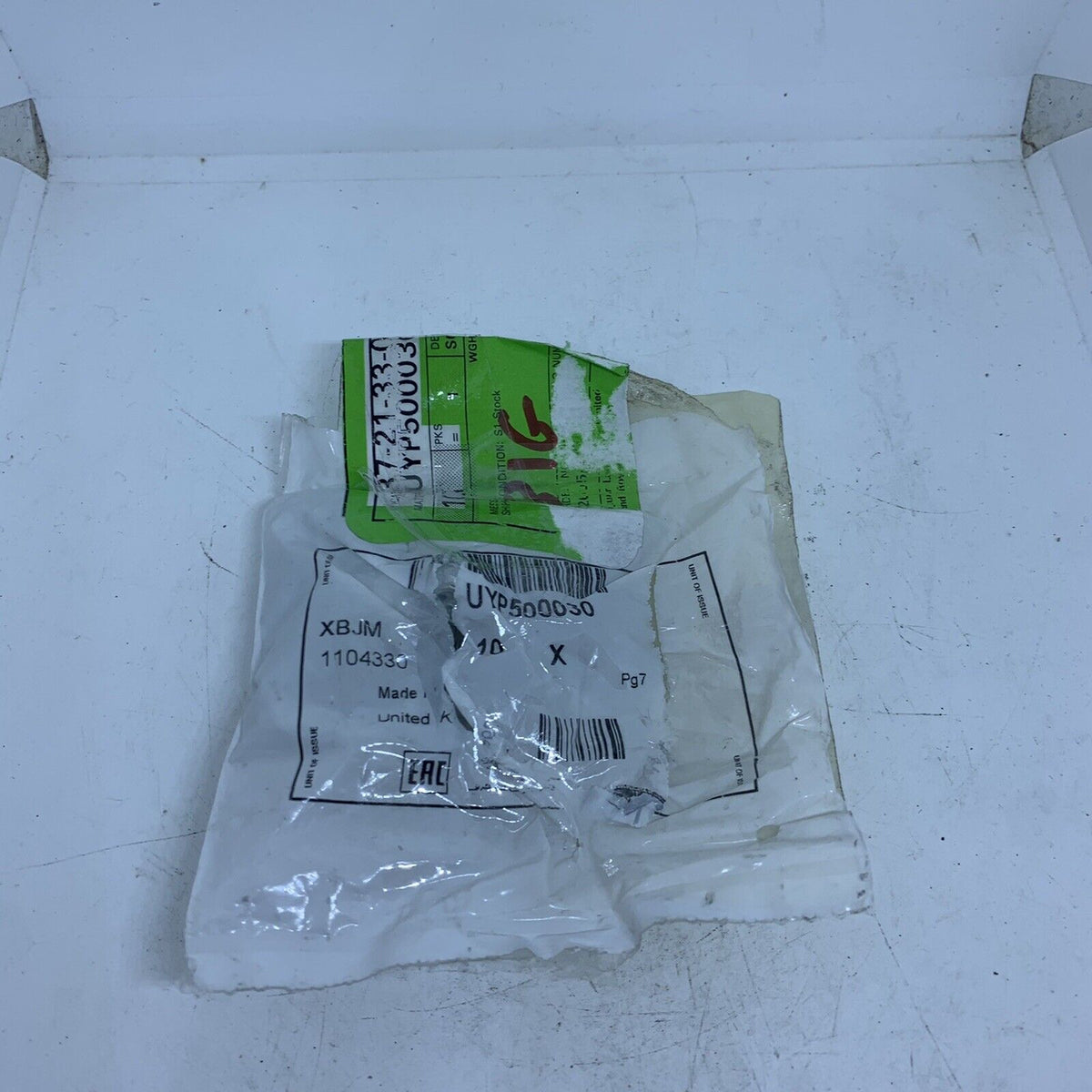 Genuine Land Rover Range Rover Screw UYP500030 x8 – Genuine Parts Ltd