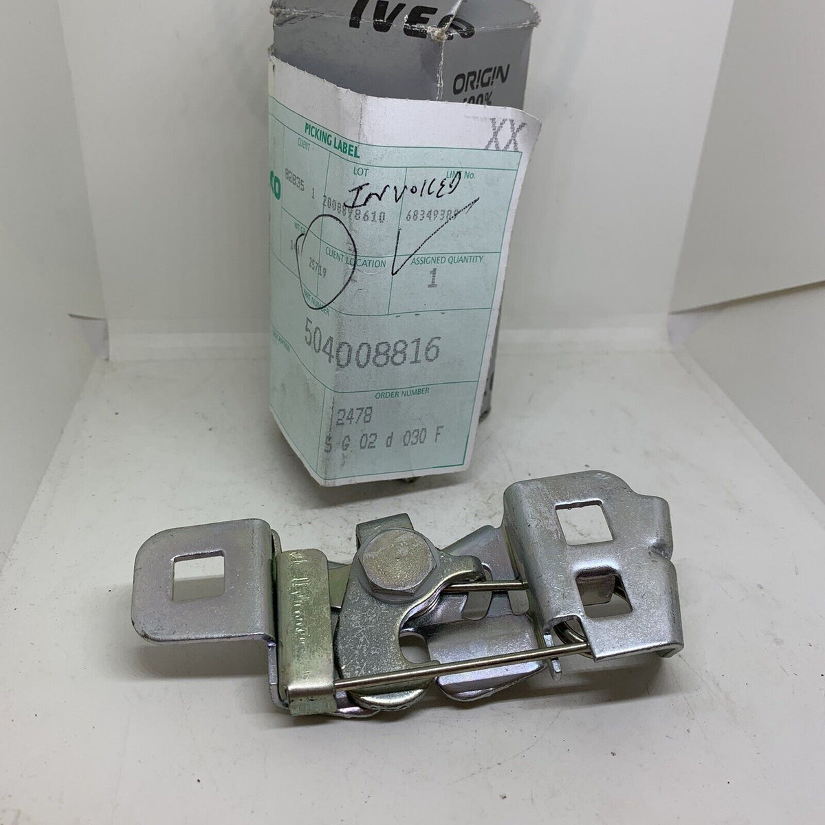 Genuine IVECO Lock 504008816 – Genuine Parts Ltd