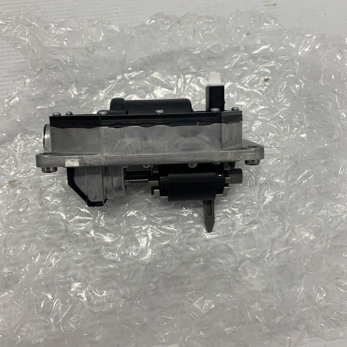 GENUINE JAGUAR I-PACE X590 FRONT ELECTRONIC MOTOR PARK PAWL ACTUATOR ...