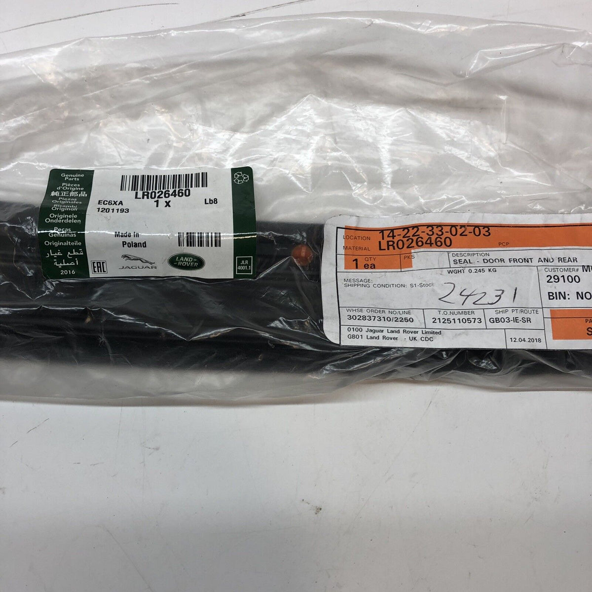GENUINE RANGE ROVER EVOQUE REAR DOOR WHEEL ARCH OPENING WEATHERSTRIP L ...
