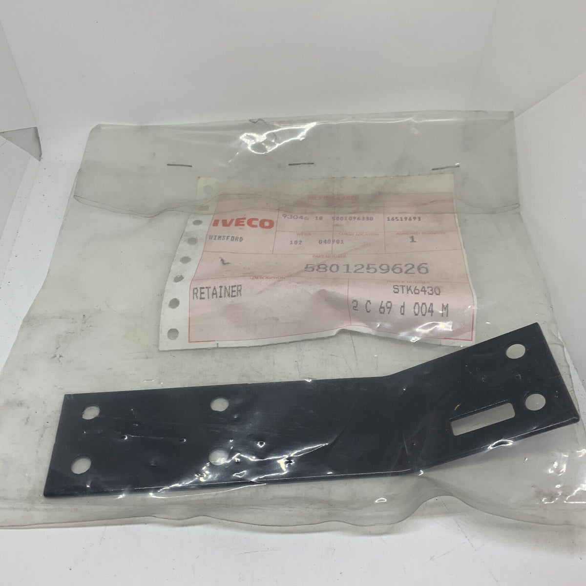 Genuine IVECO Retainer 5801259626 – Genuine Parts Ltd