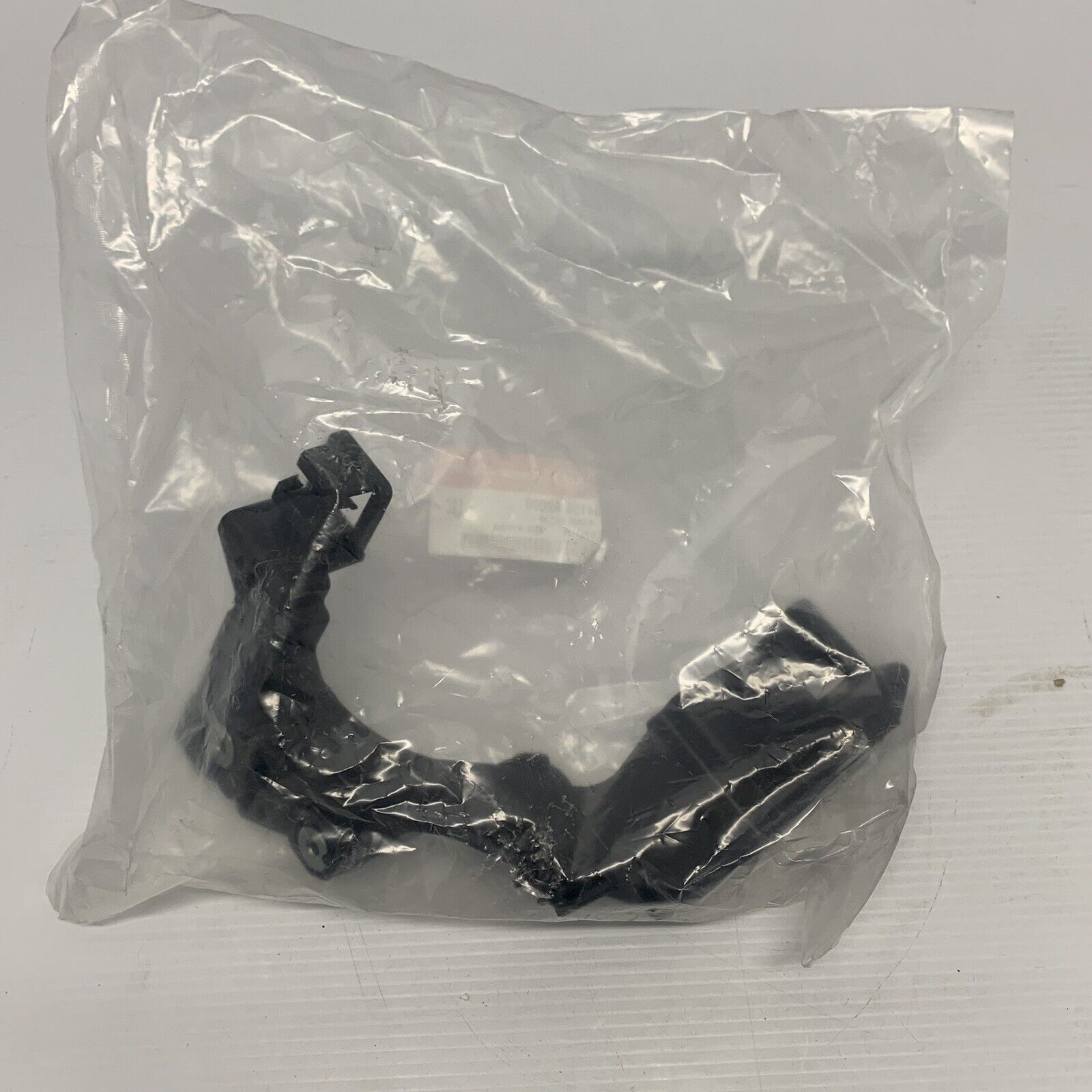 KIA CEED 2012-15 NEARSIDE LEFT FRONT BOTTOM HEADLIGHT MOUNT 64156-A200 ...